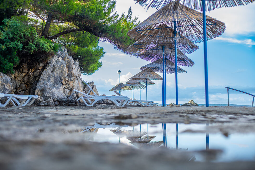 What Is Family Naturism? All The Answers You Need - Naturist beach ...